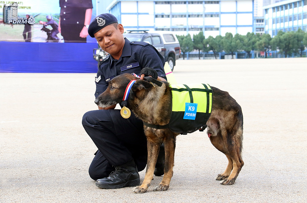 Good Boi Receives Police Medal For Solving Selangor Murder Case