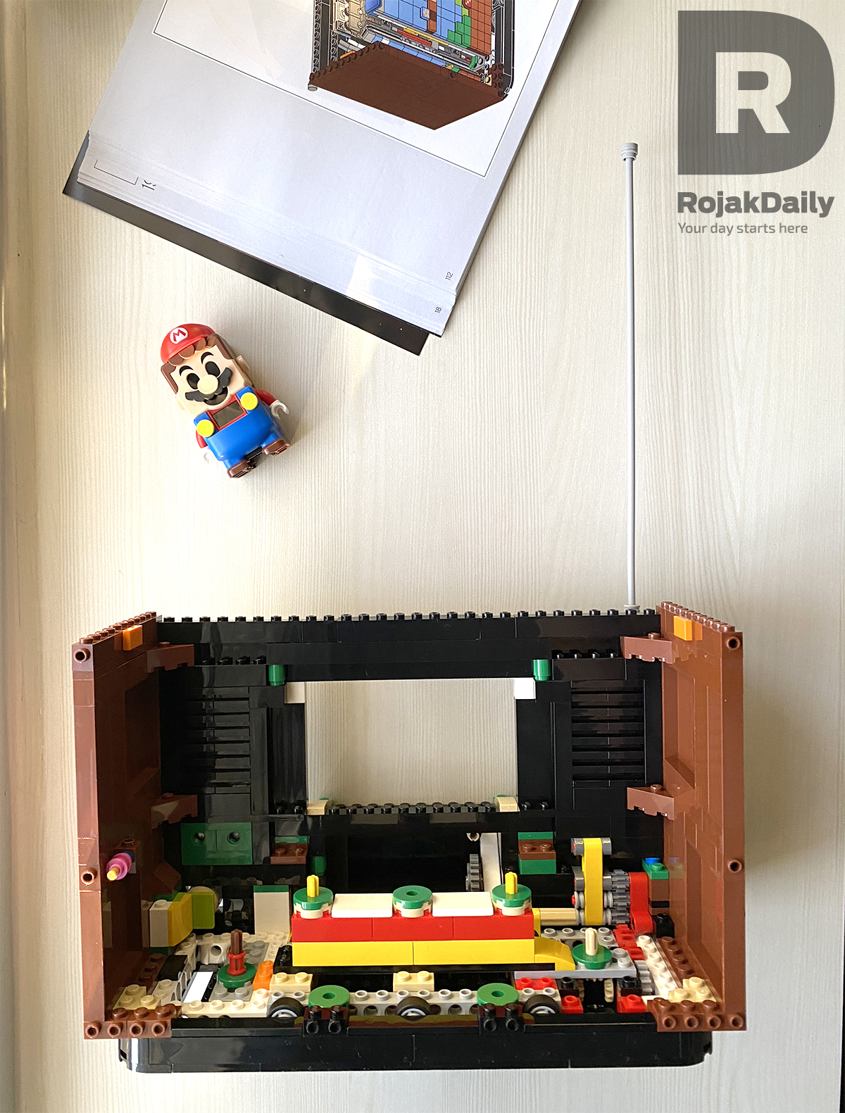 [REVIEW] Building The LEGO NES Set Brings Us All The Way Back To Our ...