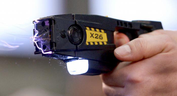 PDRM Is Considering Letting Their Police Officers Carry Taser Guns