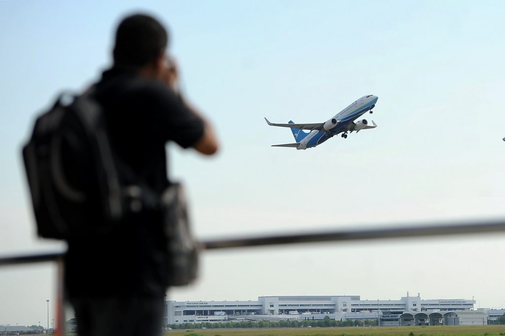 Malaysia’s First Outdoor Plane Observation Deck Is Now Open In KLIA