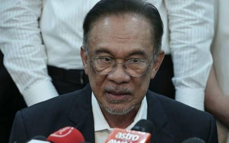Anwar Claims He Has Majority To Form Govt, Says Will Meet Agong Soon ...