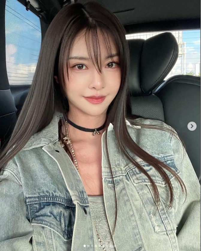 李元玲520激晒东半球！ 真空上阵疑露点...急P图遮羞 | XUAN