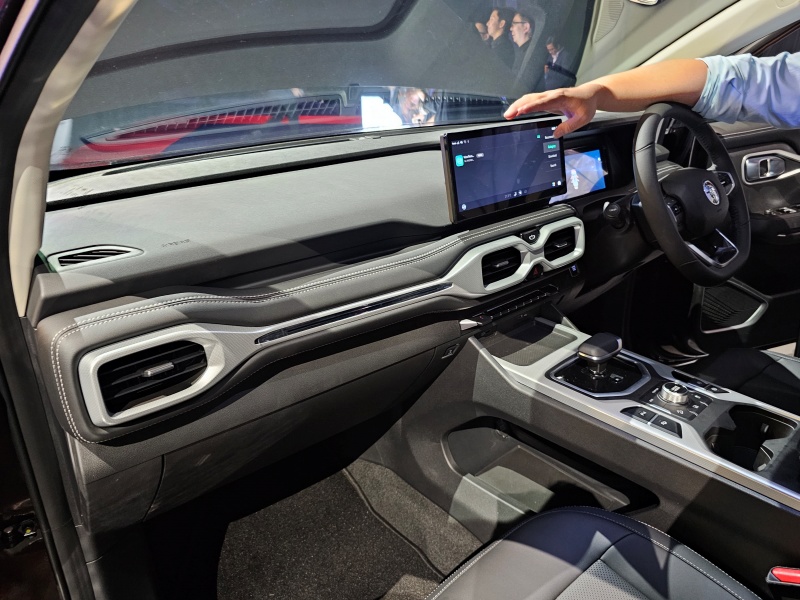 Car I Proton首辆新能源汽车X90来了！一家7口出游没问题! | XUAN