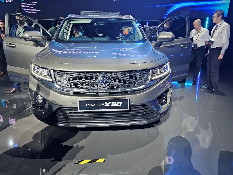 Car I Proton首辆新能源汽车X90来了！一家7口出游没问题! | XUAN